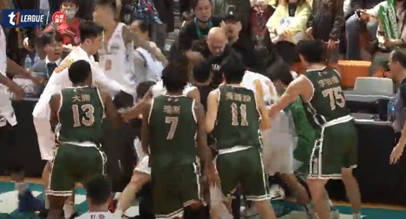 T1／聯盟史上最嚴重！雲豹、英熊肢體衝突 魔獸也被奪權 | T1 | 運動 | NOWnews今日新聞