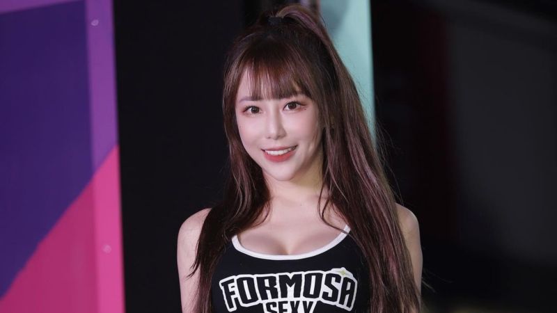 Luxygirls一字馬被罵!女神梓梓力挺嗆酸民:別囉哩八嗦 娛樂 Nownews今日新聞