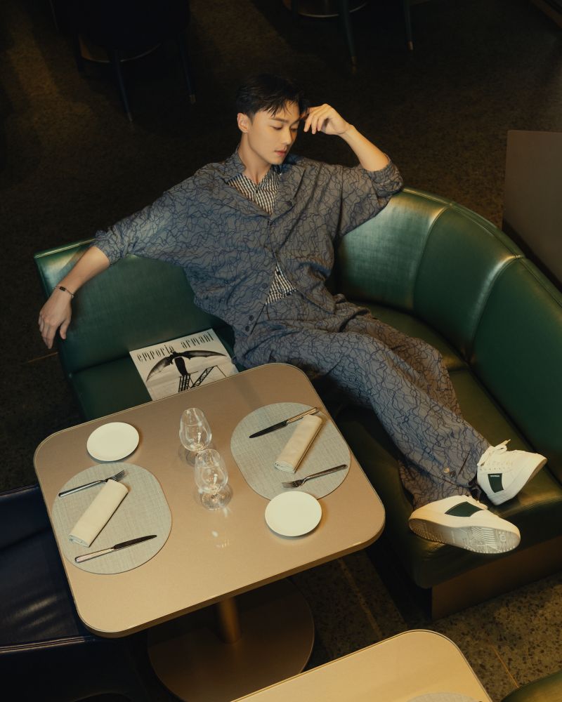 柯佳嬿、施柏宇米蘭街拍《想見你》登IG 網讚：柯仙下凡 | beanfun!