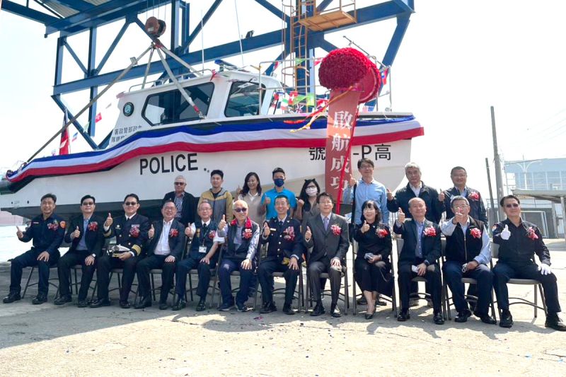 打擊犯罪新利器！高雄港警總隊新造高P63號警艇啟用 | 地方 | NOWnews今日新聞