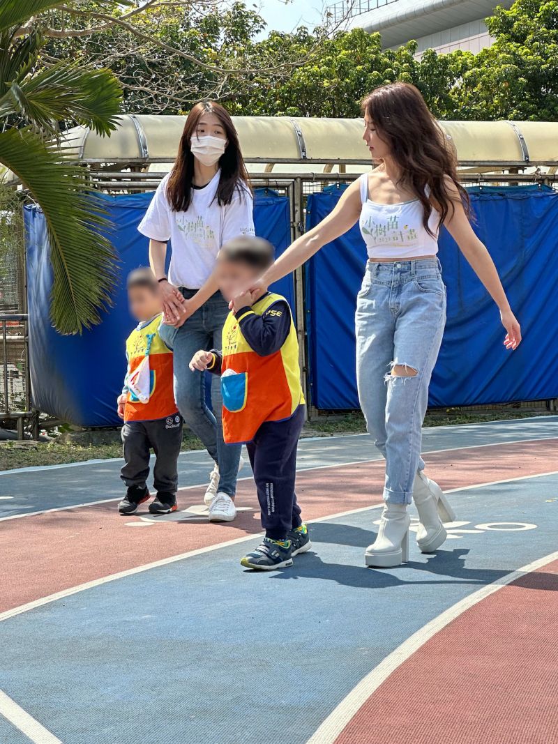 郭書瑤走訪特教學校備感心酸 「揪小孩陪玩」療癒身心 | beanfun!