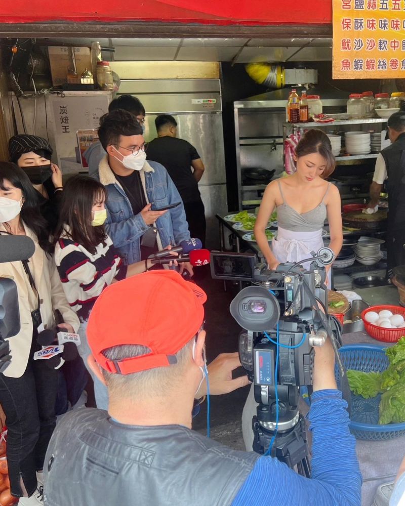 樹林炒飯妹爆紅！餐廳「排到4月才吃得到」羞喊：好緊張 | 娛樂 | NOWnews今日新聞