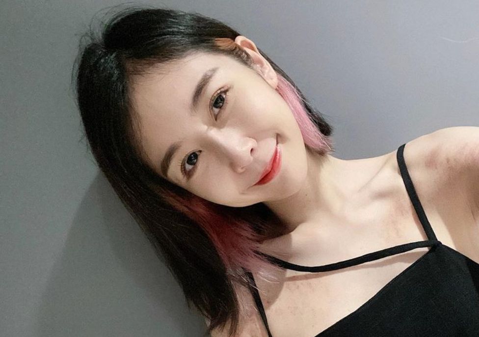 Albee「後座大膽換衣」司機狂瞄！好身材看光原因超無奈 | 娛樂 | NOWnews今日新聞