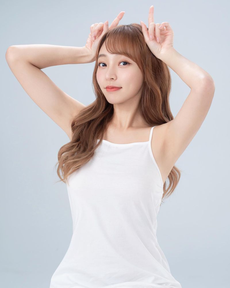 24小時後下架 林襄穿深U衣跳馬 | beanfun!