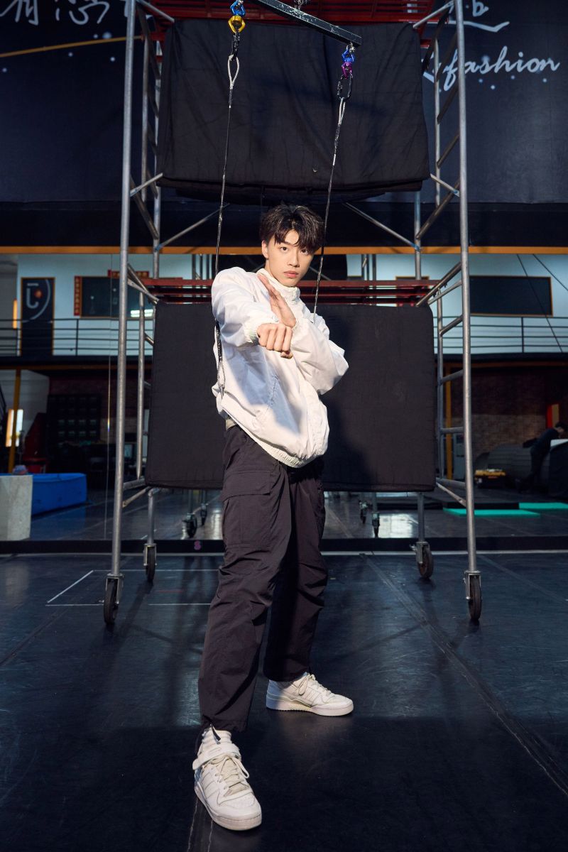 Ozone挑戰特技！他雙腿狂抖曝隱疾 | beanfun!