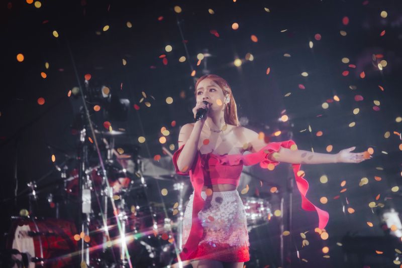 五月天真的來了！小巨蛋合體告五人 | beanfun!