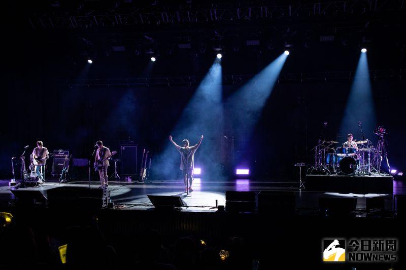 FTIsland李洪基跟翻譯鬥嘴！互動笑翻3000粉 | beanfun!