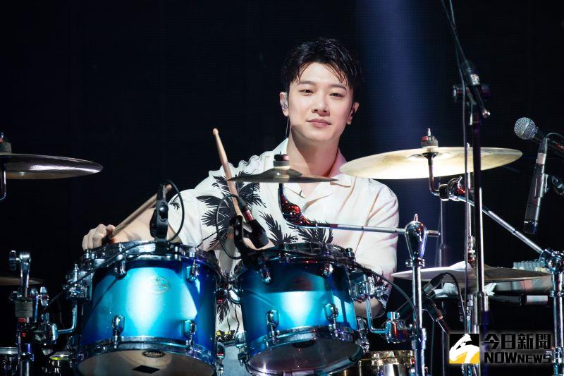 FTIsland李洪基跟翻譯鬥嘴！互動笑翻3000粉 | beanfun!