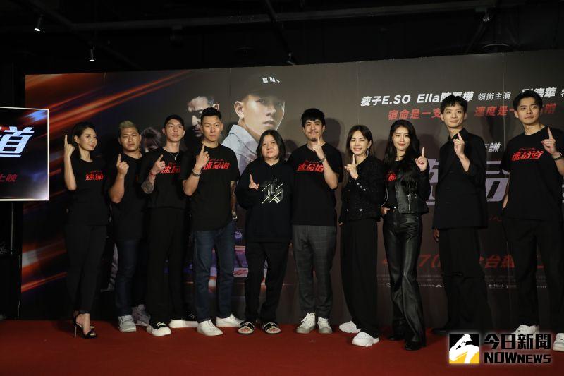 劉德華「現身」信義區！粉絲擠爆首映會 | beanfun!