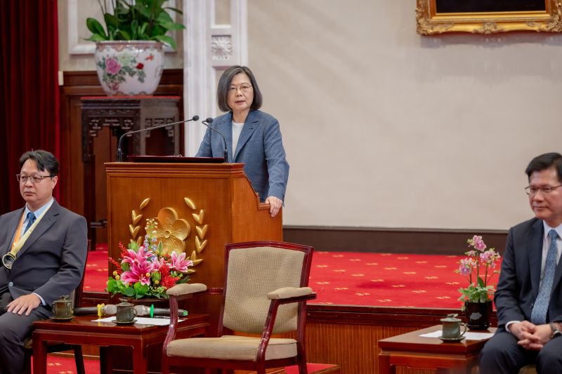 勞動節蔡英文感謝勞工付出!允諾持續給更溫暖照顧 政治快訊 要聞 Nownews今日新聞
