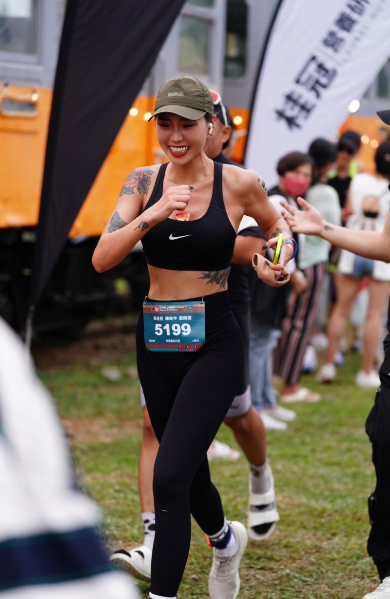 正妹參加鐵人三項被搭訕 身分是啦啦隊女孩 | beanfun!