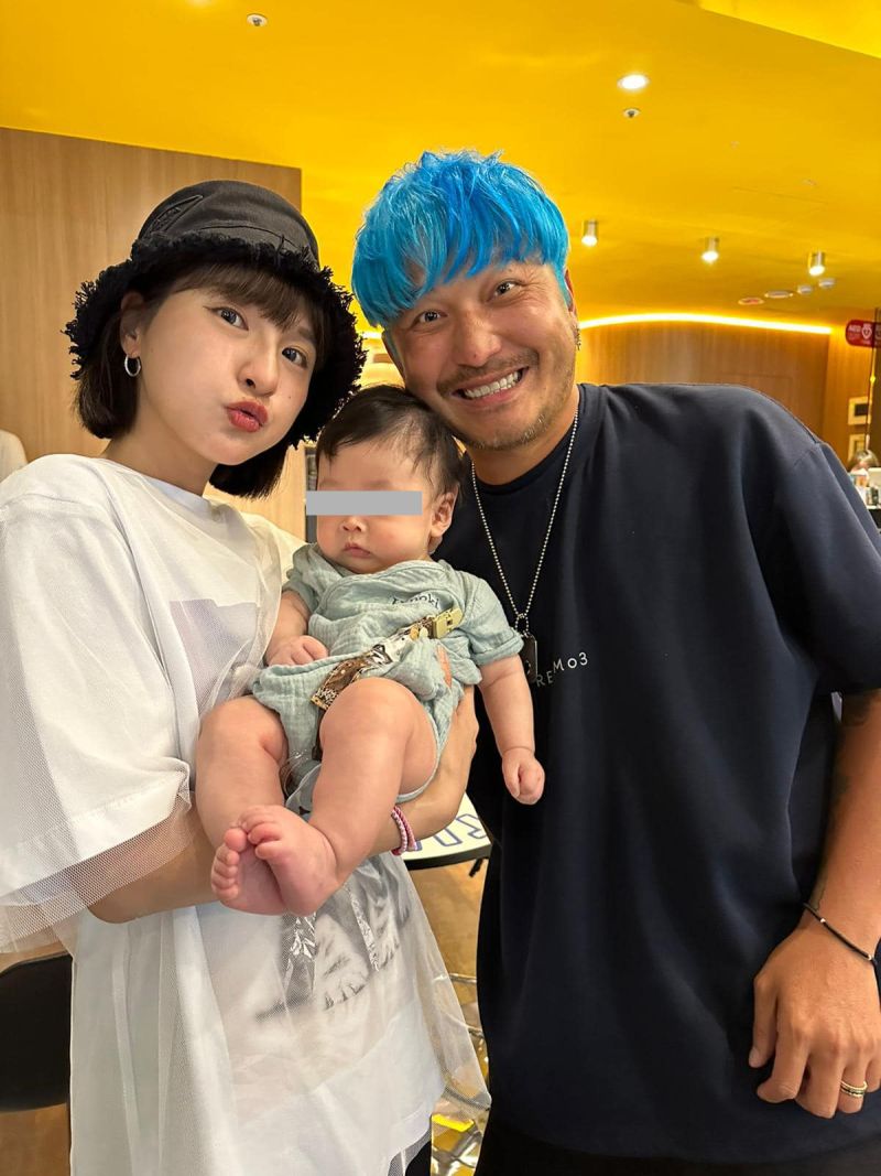 峮峮抱KID兒子！他忘了開美肌 女神「沒修圖真面目」現形 | 娛樂 | NOWnews今日新聞