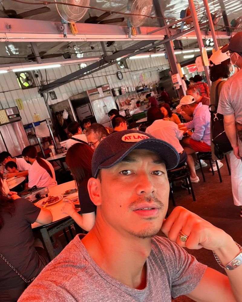 翹二郎腿喝台中牛肉湯 網友讚AKIRA：好台 | beanfun!