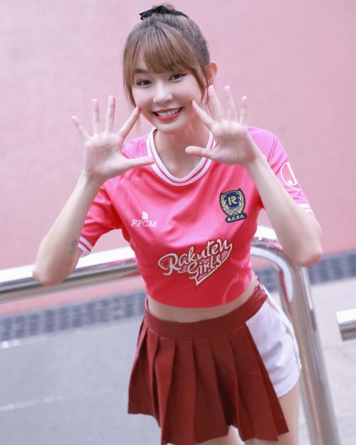 陳怡叡比基尼福利來了！520曖昧吐「跟特別重要的人待在一起」 | 娛樂 | NOWnews今日新聞