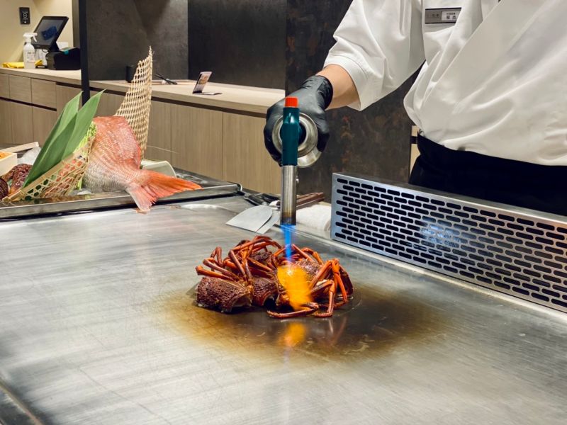 無菜單鐵板燒開幕！和牛龍蝦15道菜1600元 | beanfun!