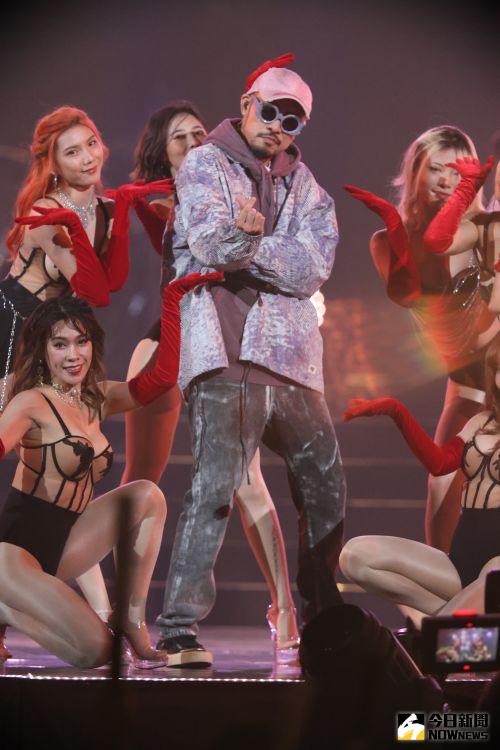 hito音樂獎／準歌王熱狗與6辣妹熱舞！隨緣看金曲 入圍像中樂透 | 娛樂 | NOWnews今日新聞