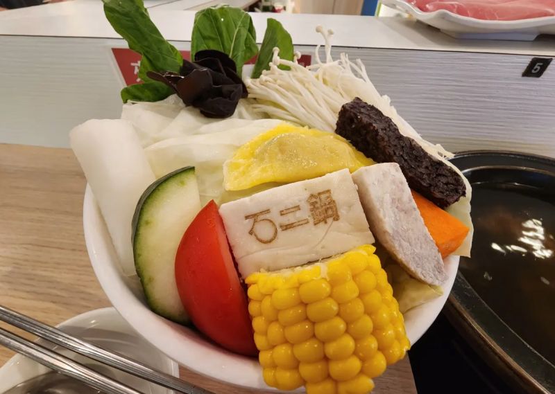 台灣平價火鍋「CP值代表」？這家開14年生意嚇嚇叫：240元吃超飽 | 新奇 | NOWnews今日新聞