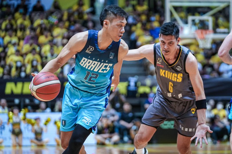 PLG／4天前才和林志傑交手！楊敬敏出軌離隊 經典對決恐將成絕響 | 運動 | NOWnews今日新聞