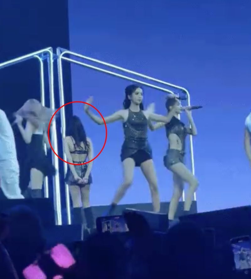 突轉身背對觀眾！Jennie演唱會又有異樣 | beanfun!