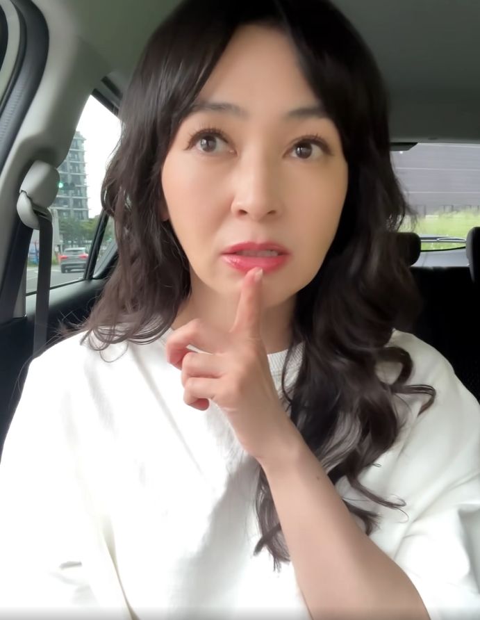 「撞臉徐薇老師」 48歲蔡燦得近貌曝光 | beanfun!