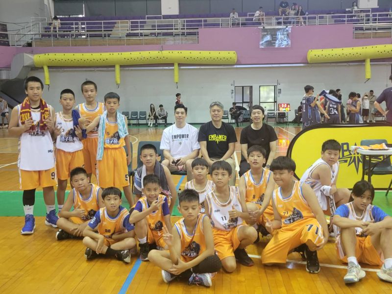 影音／花蓮U12社區球隊出賽 林力仁欣慰東部球員能接觸更多資源 | 運動 | NOWnews今日新聞