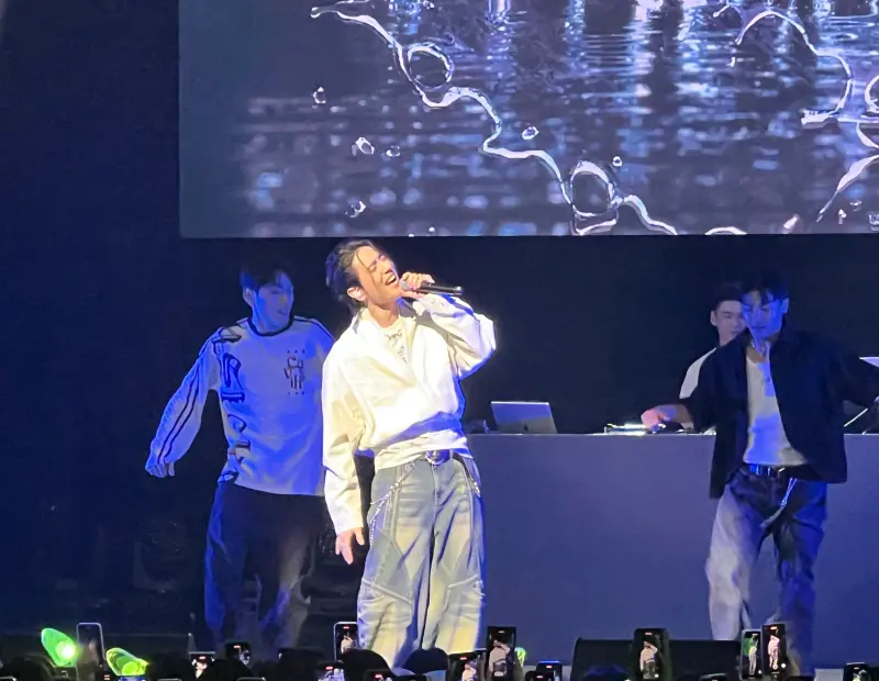 嗨翻1小時！有謙與2000名歌迷新莊同歡 | beanfun!