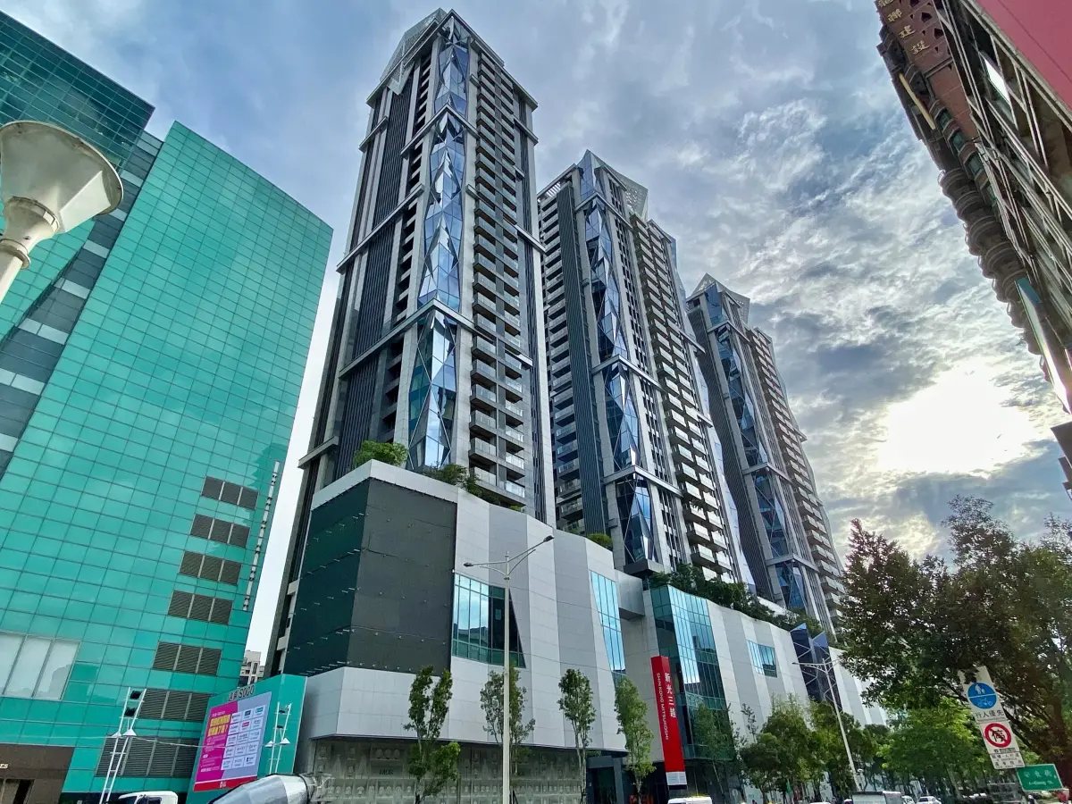 東區新光三越鑽石塔還沒開幕！Diamond Towers內部樓層、品牌曝光 | 聰明消費 | 生活 | NOWnews今日新聞