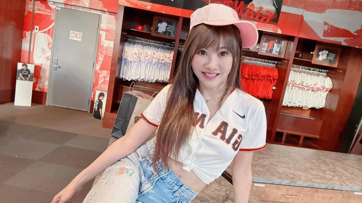 10億女星王宥忻扮拉拉隊秀A4腰 回應選不分區立委：還在評估中 | 娛樂 | NOWnews今日新聞