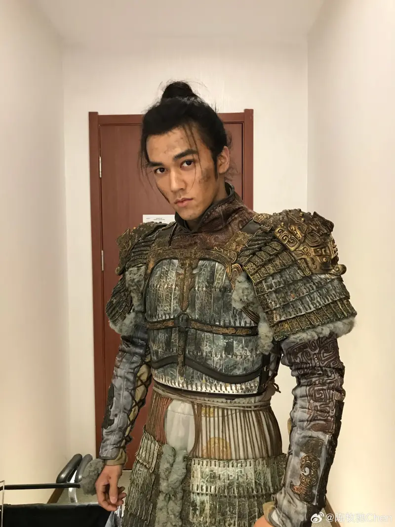 主動獻吻單親爸 陳牧馳被爆掰彎室友 | beanfun!