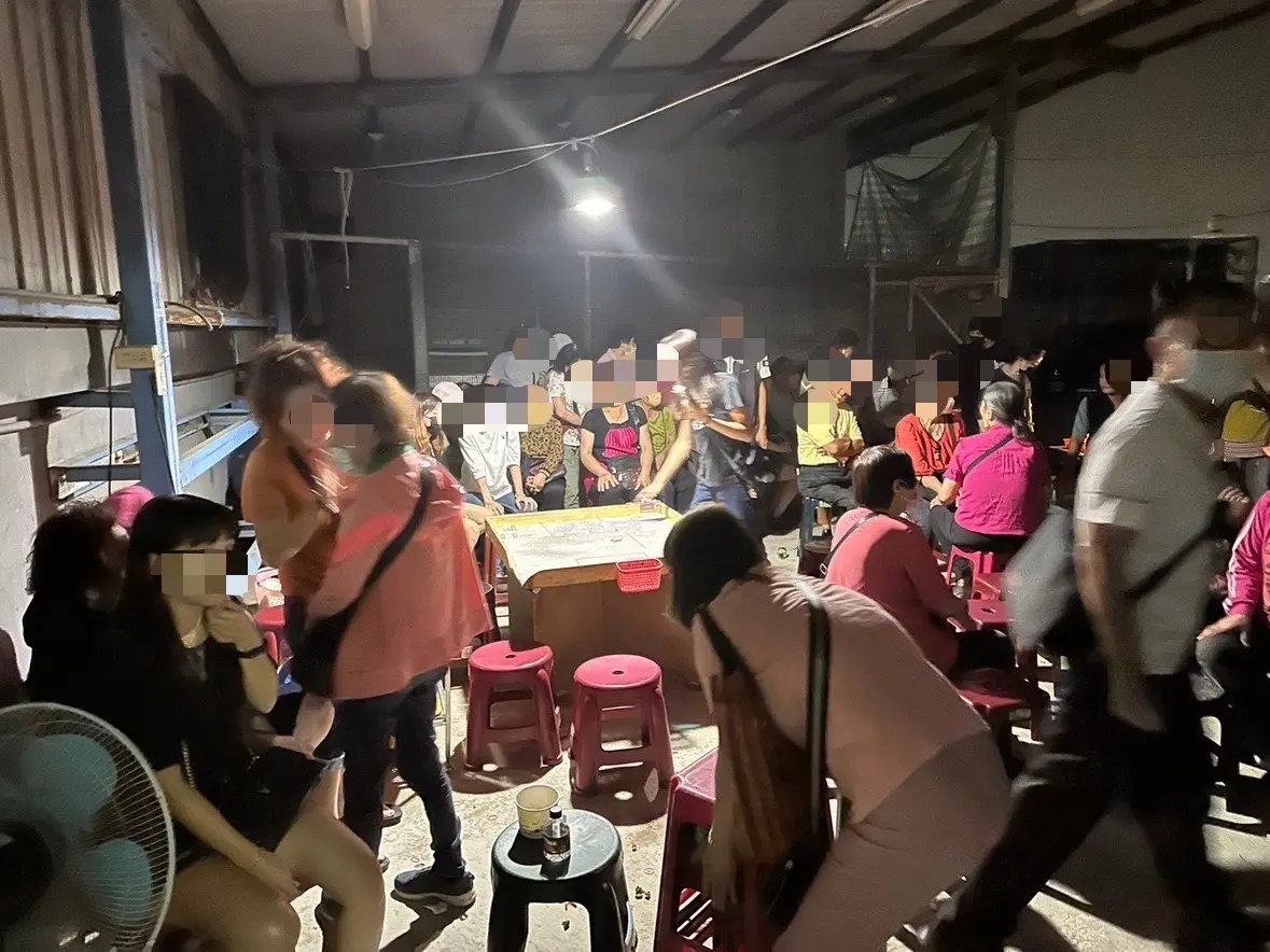 職業賭場藏身偏遠鴿舍鐵皮屋 警方逮78人究辦 | 社會萬象 | 要聞 | NOWnews今日新聞