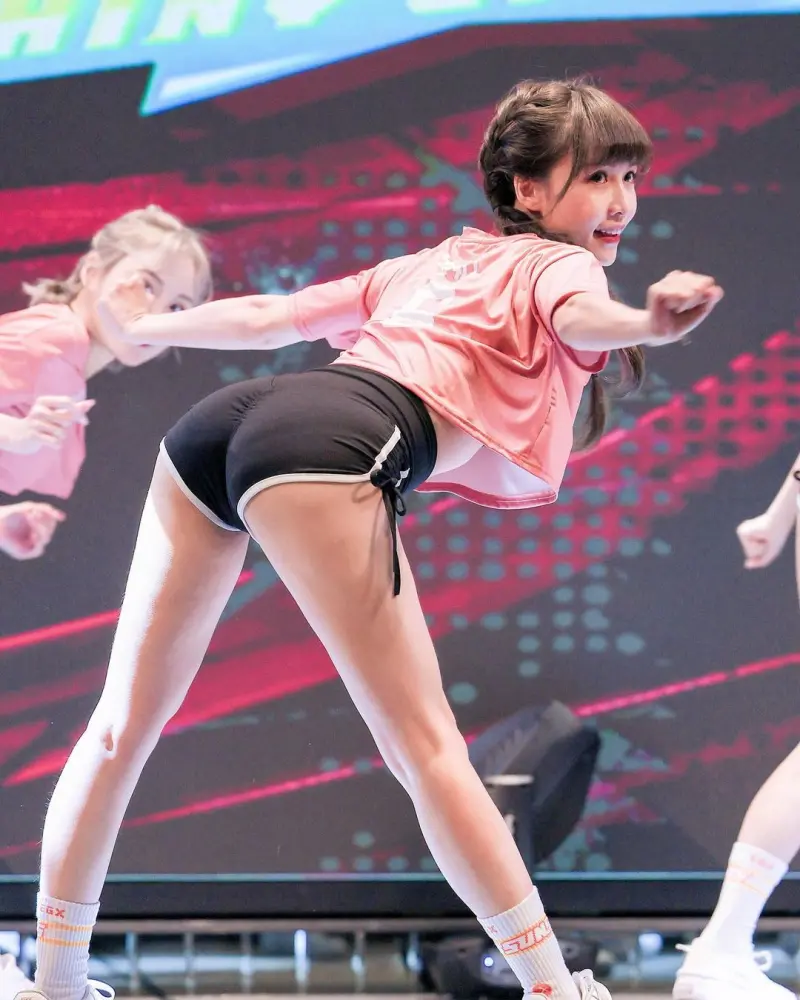 被塞1000元當小費！啦啦隊女神遇性騷擾氣炸 | beanfun!