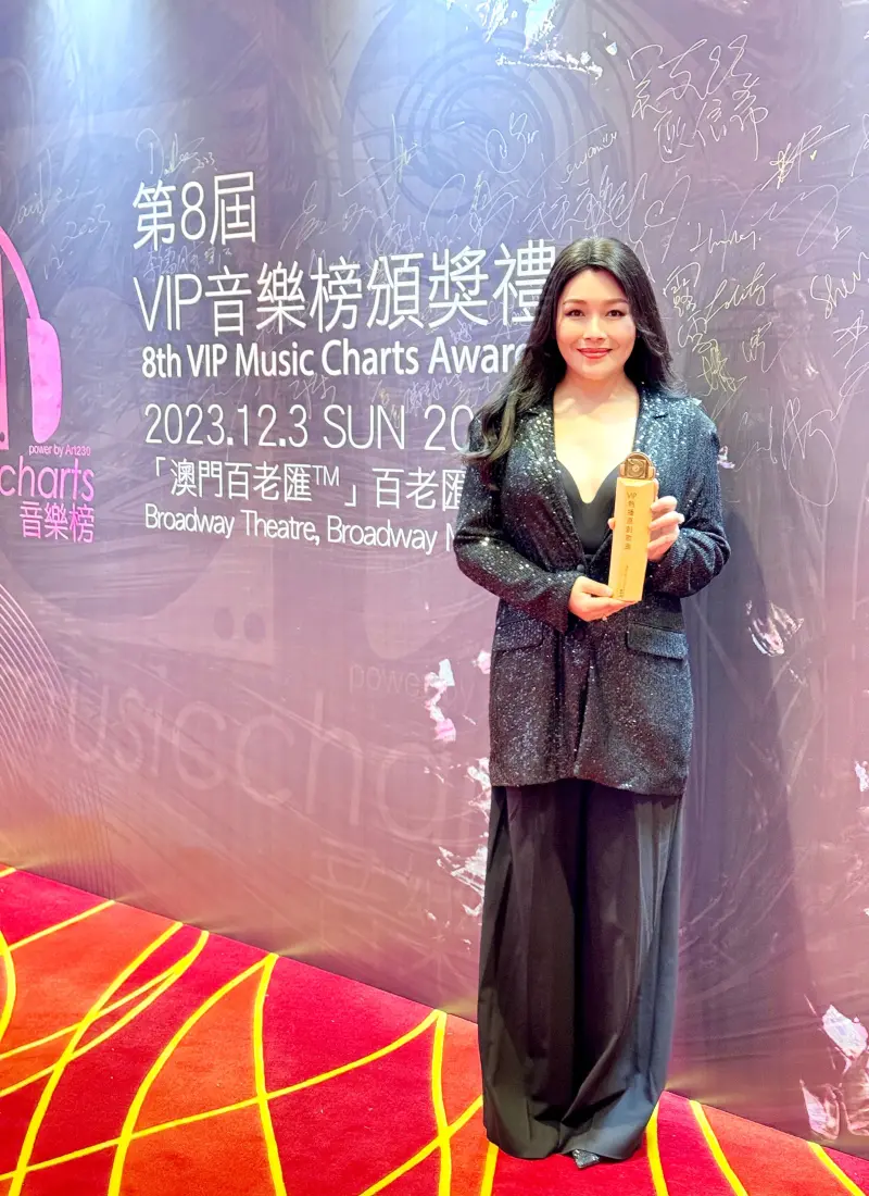 弄丟450萬戒、走光出名！話題女王獲獎謝天 | beanfun!