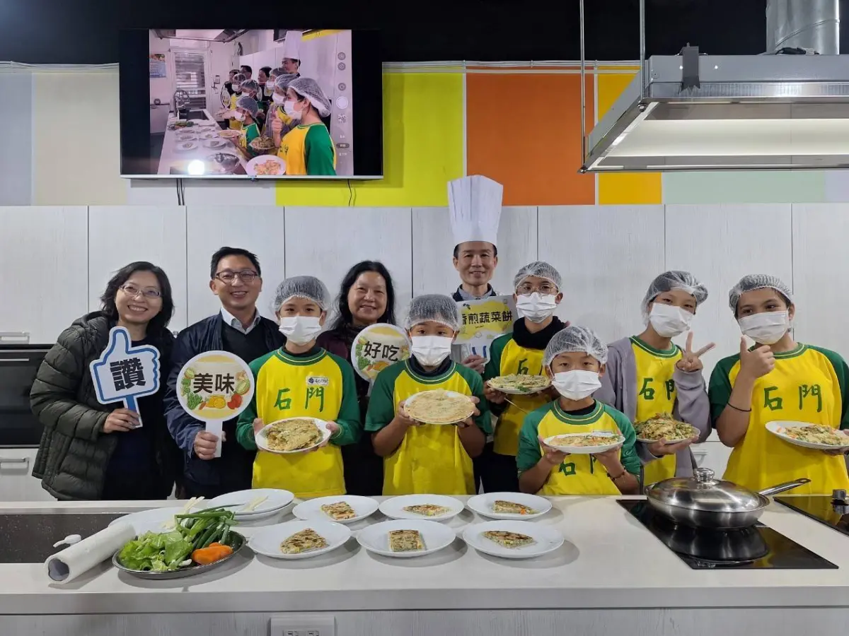 桃園市發展在地化食農教育 石門國小學生種菜烹調一手包 | 政治快訊 | 要聞 | NOWnews今日新聞