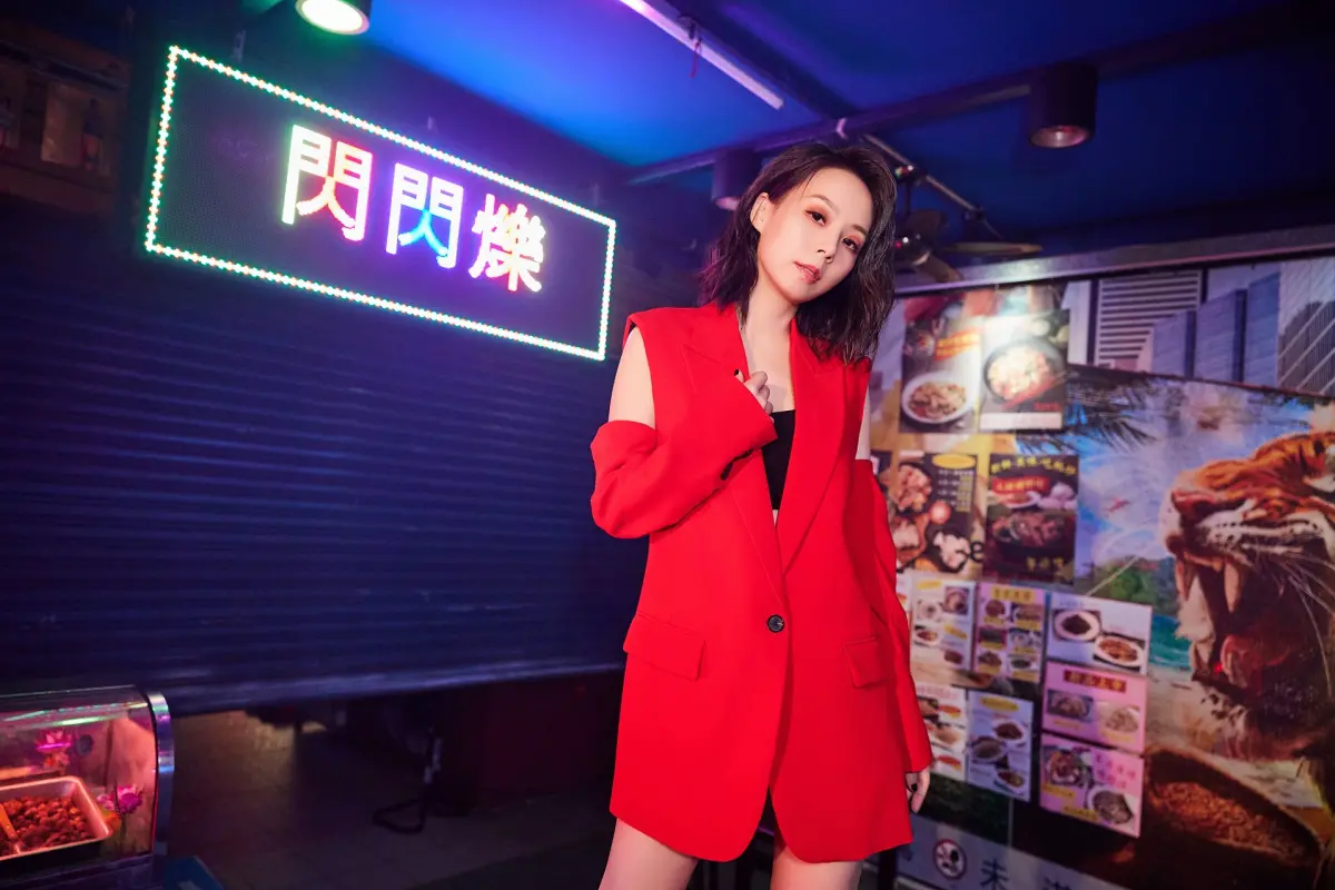 孫淑媚睽違6年出新專輯 MV化身「酒促小姐熱舞」顛覆形象 | 娛樂 | NOWnews今日新聞