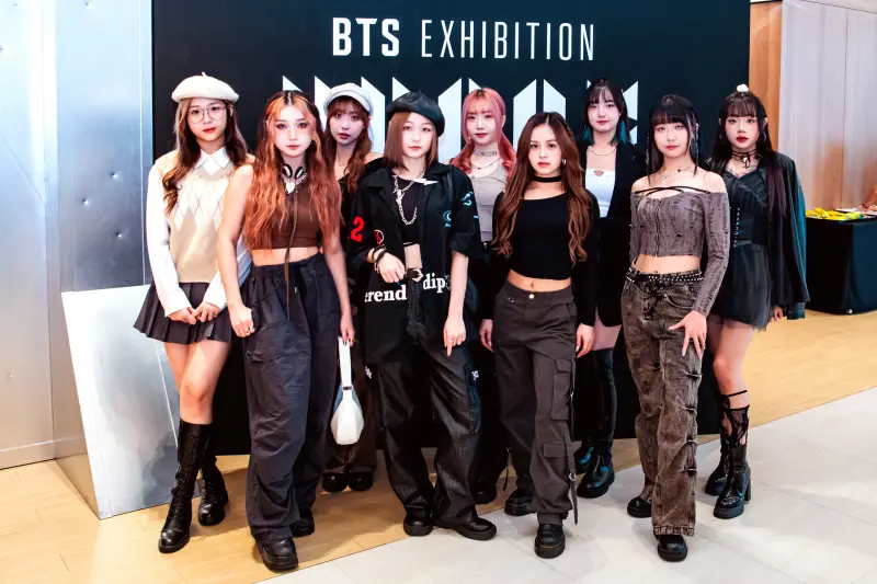 變身最美ARMY！曾莞婷朝聖BTS展覽 | beanfun!