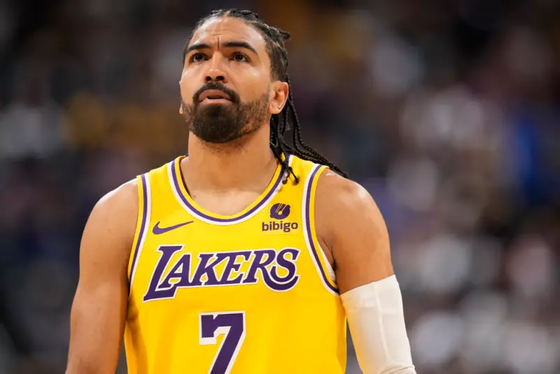 湖塞世仇明正面對決！詹皇被列出戰成疑 | beanfun!