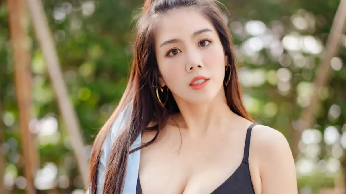 楊晨熙裸背泡湯！往下一看「尺度超危險」粉絲嚇呆：這能PO嗎 | 娛樂 | NOWnews今日新聞