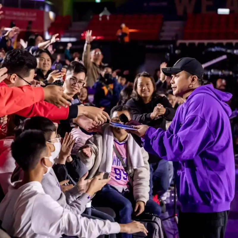 扛傷上陣！彈頭世紀合體「南拳媽媽女主唱」 | beanfun!