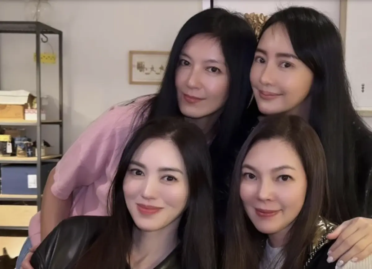 郭台銘低調返台！妻子曾馨瑩回歸貴婦圈 勾閨密聚會畫面曝光 | 政治快訊 | 要聞 | NOWnews今日新聞