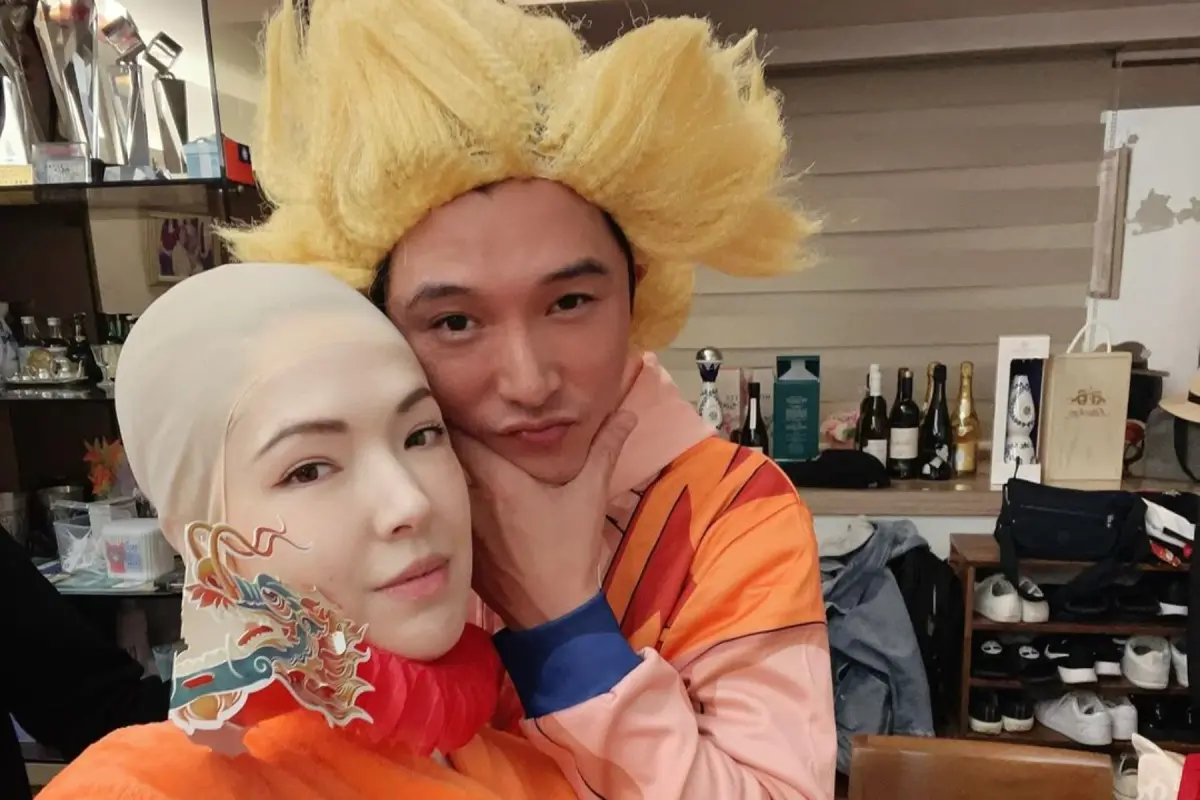 許瑋甯貼臉邱澤放閃！夫妻倆COS《七龍珠》 扮光頭成最辣克林 | 娛樂 | NOWnews今日新聞