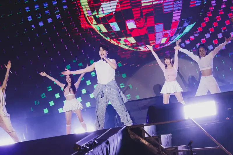 跳SJ《SORRY SORRY》 羅時豐櫻花季秀好身材 | beanfun!