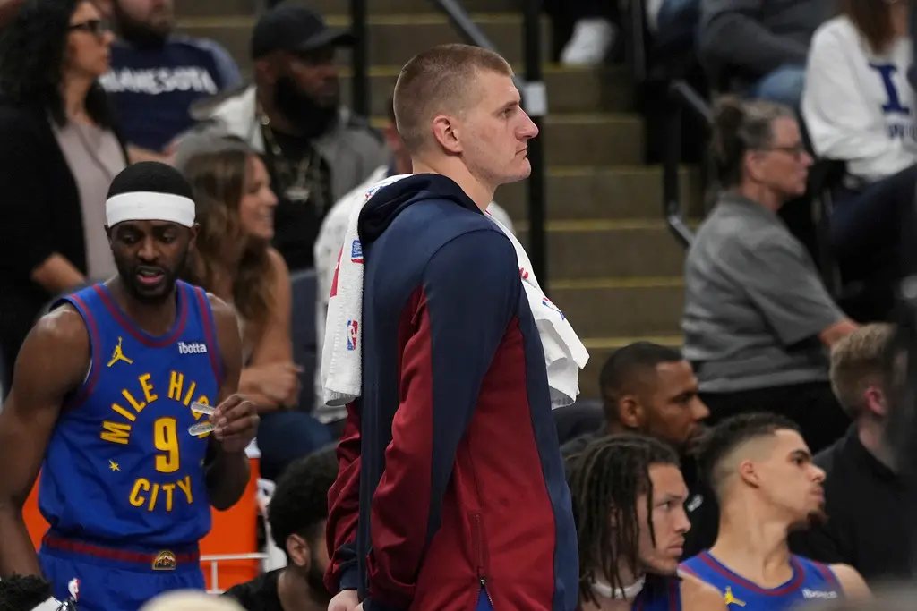 Nikola Jokic要認真了？第四節「站著看球」 球迷：他將在G7爆氣 | 運動 | NOWnews今日新聞