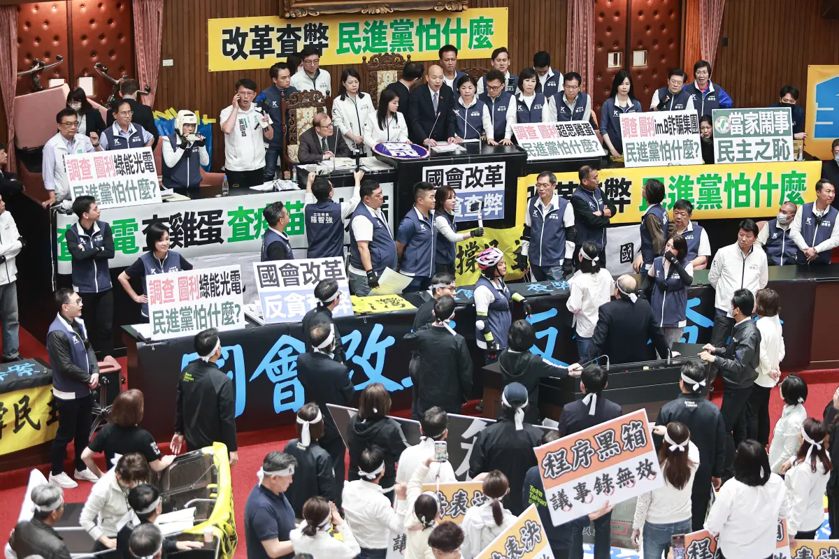 憂人身安全受威脅!國民黨立委今出沒立院 每人都配1名隨扈警力 政治快訊 要聞 Nownews今日新聞