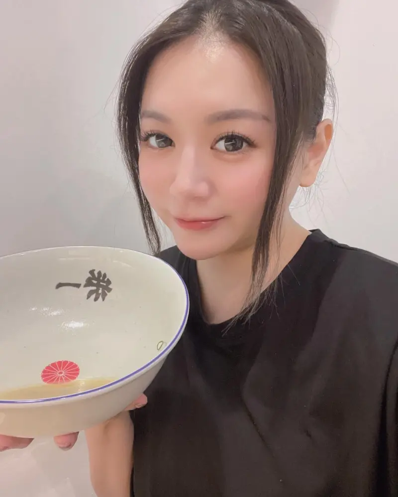 直播痛哭證實婚變 李妍瑾前夫和四海幫有關 | beanfun!