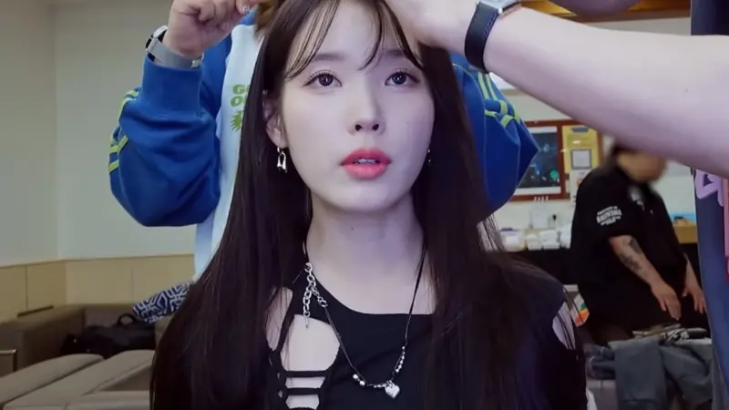 來台花絮曝光！IU大讚台灣零食好吃連嗑2盒 | beanfun!