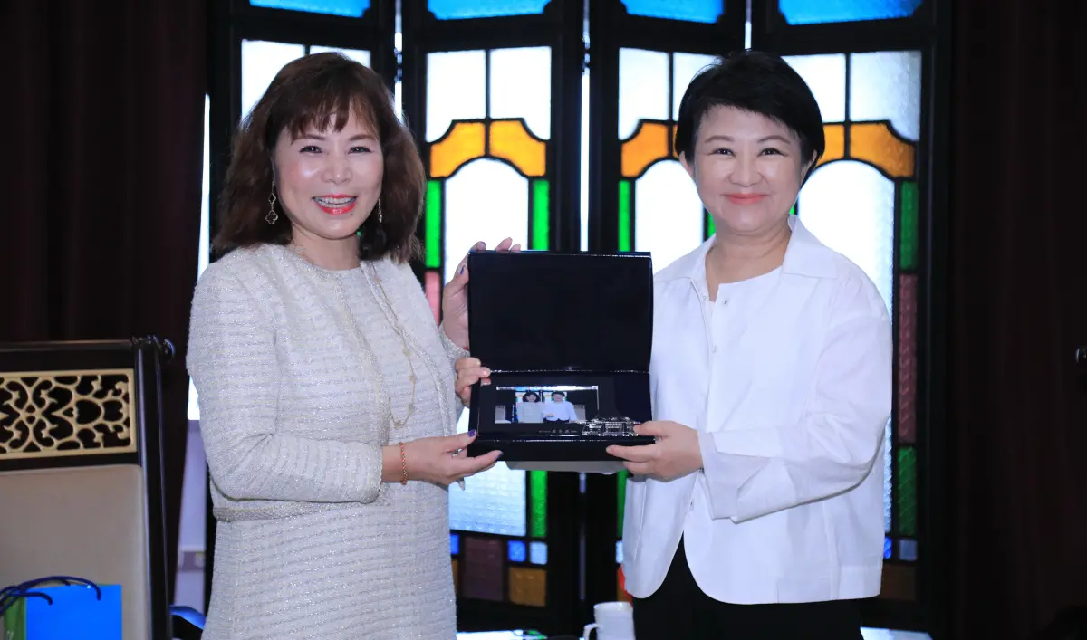 劍指2028？盧秀燕訪美行程被僑界曝光 鄭照新：城市外交補進度 | 政治快訊 | 要聞 | NOWnews今日新聞