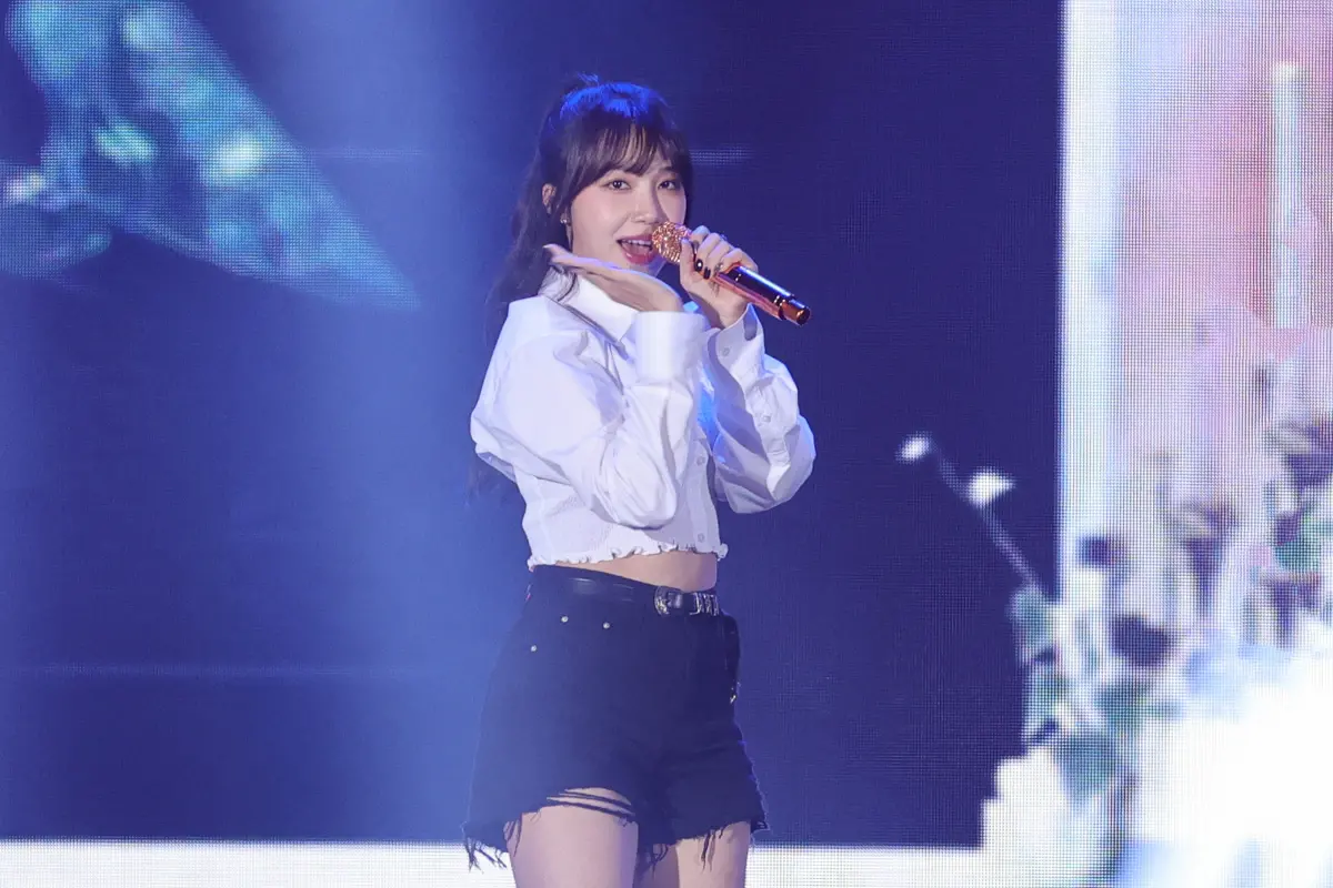 直擊／《她的日與夜》李微進林口辣舞！開玩笑嗆粉絲「太小聲了」 | 日韓 | 娛樂 | NOWnews今日新聞