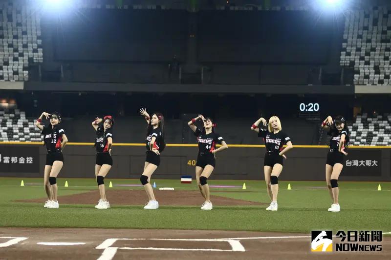 大巨蛋跳Supernova！李珠珢表演超香 | beanfun!