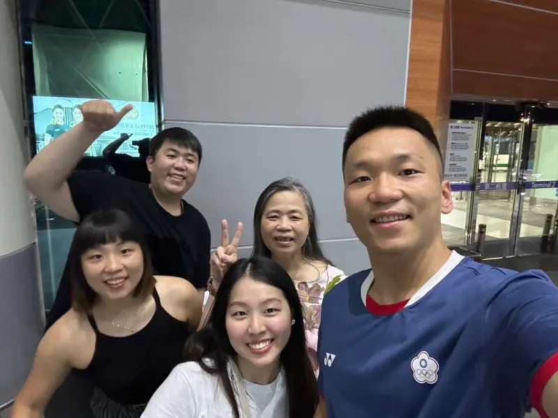 摟女友被問1題！李洋慌亂反問：哪個大寶貝 | beanfun!