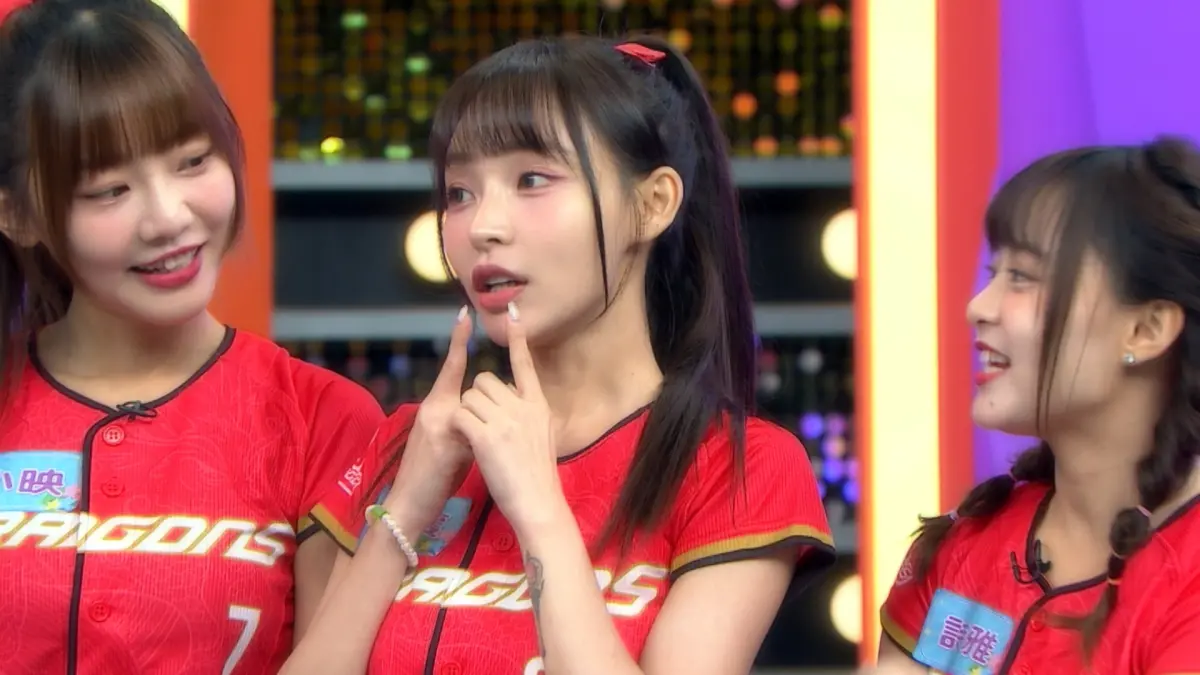 林襄現場示範性感照祕訣！自爆：邊滑手機邊拍寫真 男星看到失魂 | 綜藝 | 娛樂 | NOWnews今日新聞